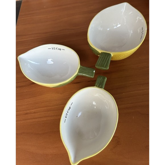 Unbranded | Kitchen | Vintage Stacking Lemon Ceramic Measuring Cups Set ...